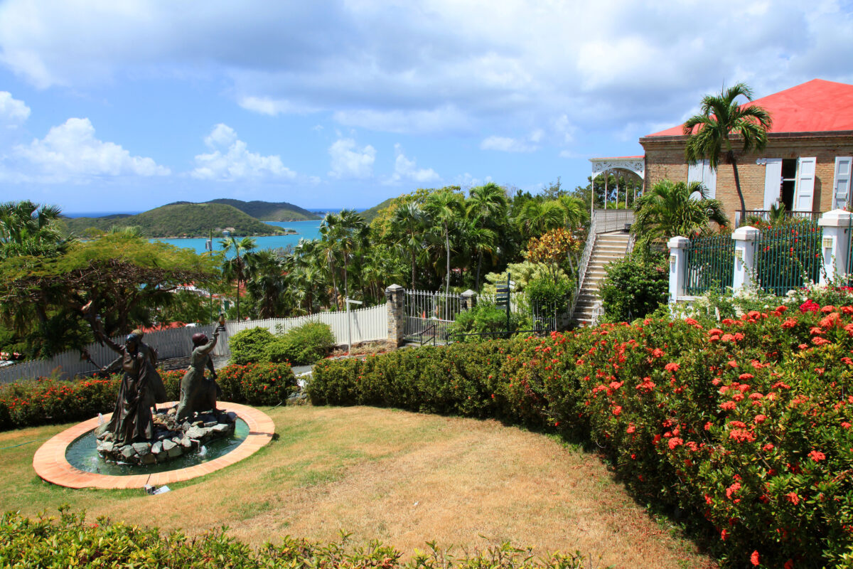 St. Thomas Travel Guide: Best Views, Beaches, and Experiences | Beach