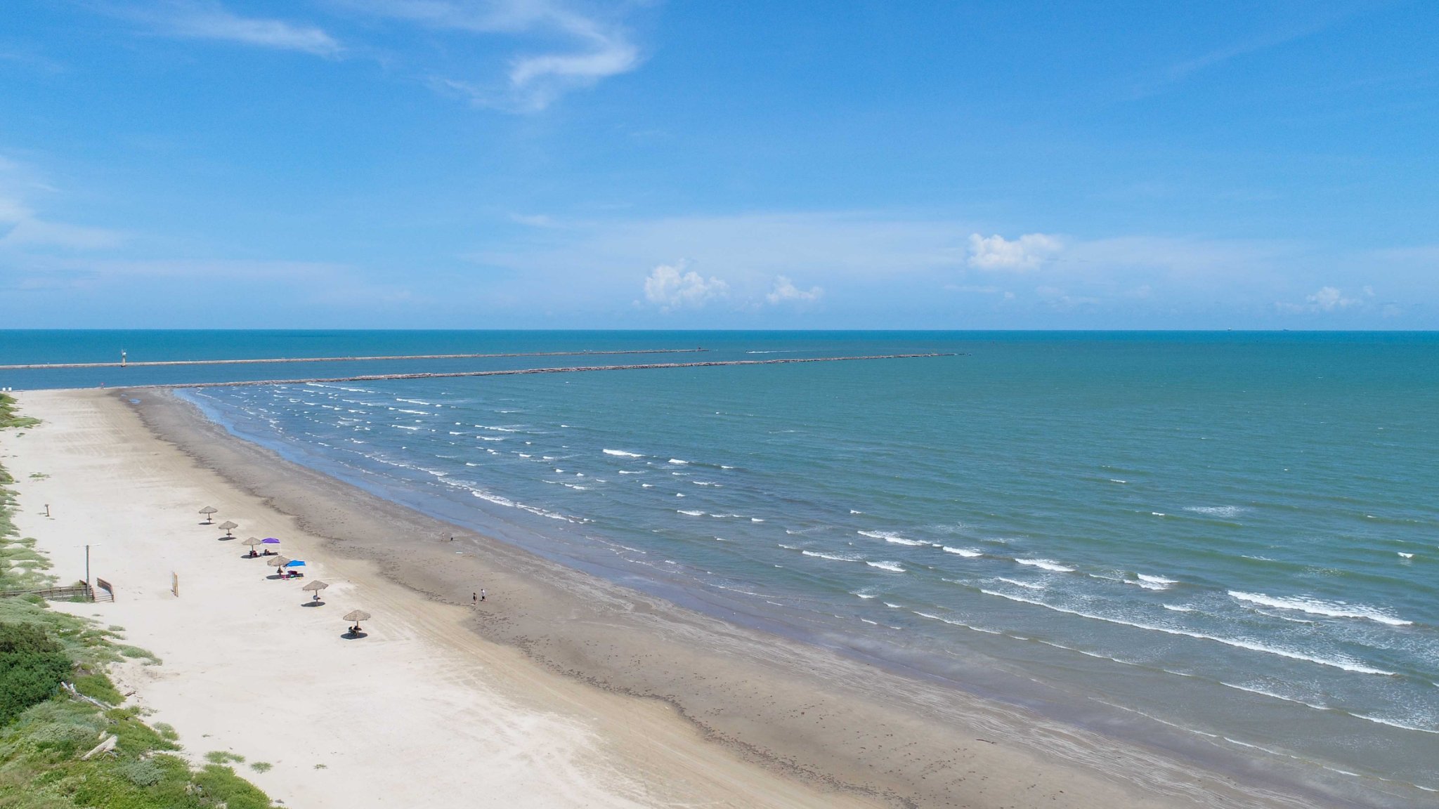 7 Easy Beach Escapes Near Houston—All Under a 2-Hour Drive | Beach